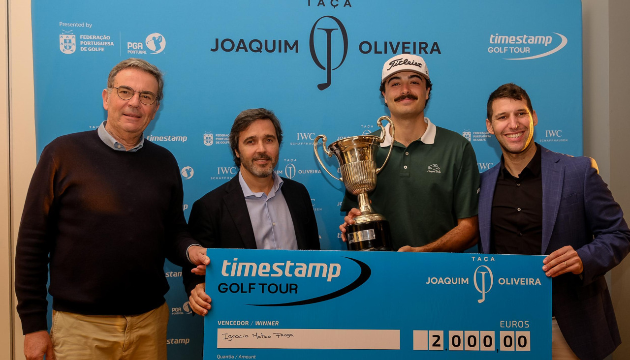 Ignacio Mateo estrena su vitrina profesional