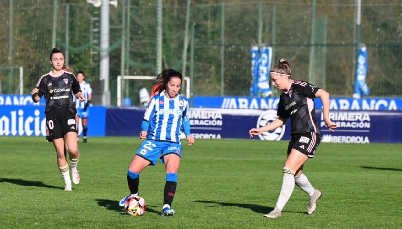 Cris Martínez renueva hasta 2026 y cumplirá una década en el Depor Abanca