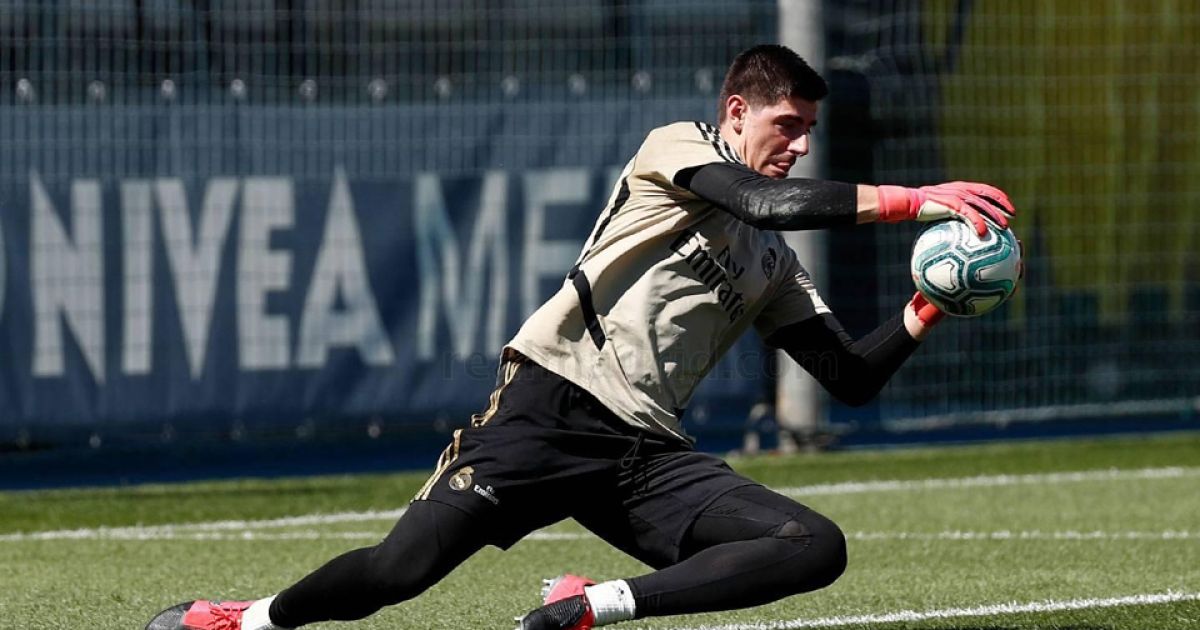 Courtois se rompe el ligamento cruzado anterior de la rodilla izquierda